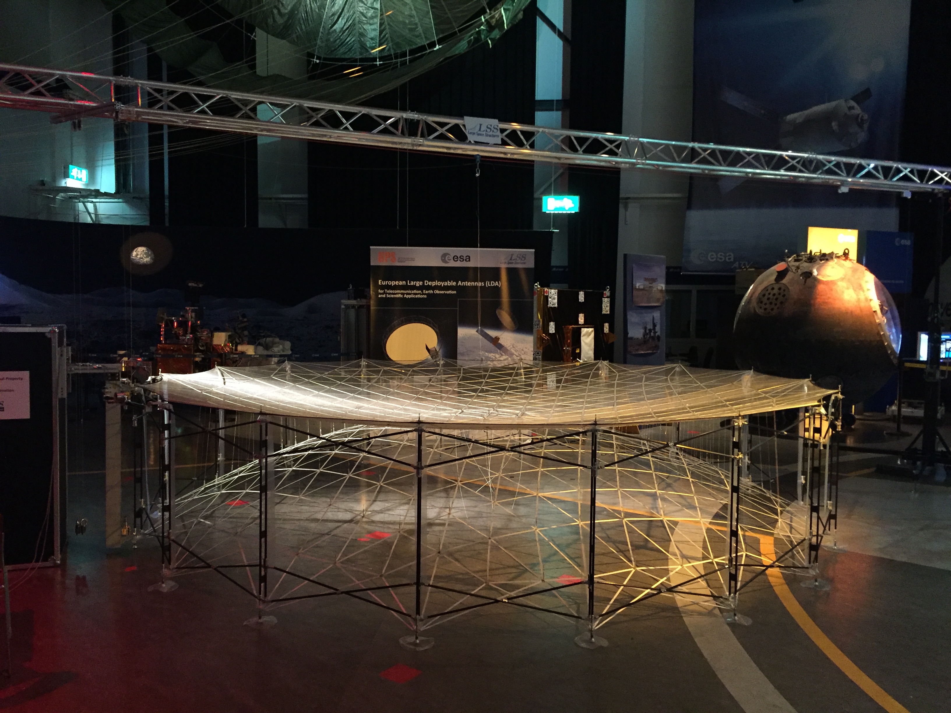 LSS Deploys Large Antenna - Large Space Structures GmbH